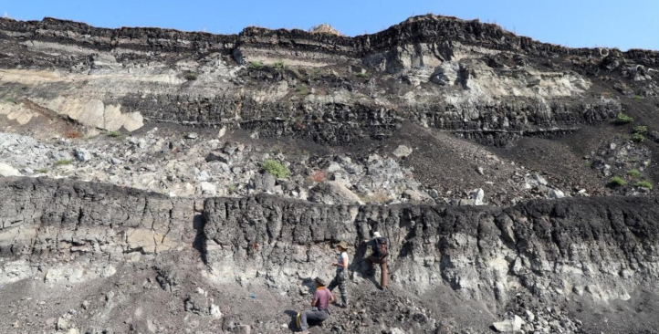 Incredible - Lower Paleolithic Tools dated to 700,000 years ago ...