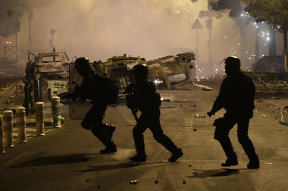 France: Fourth night of riots with more than 1000 arrests, looting ...