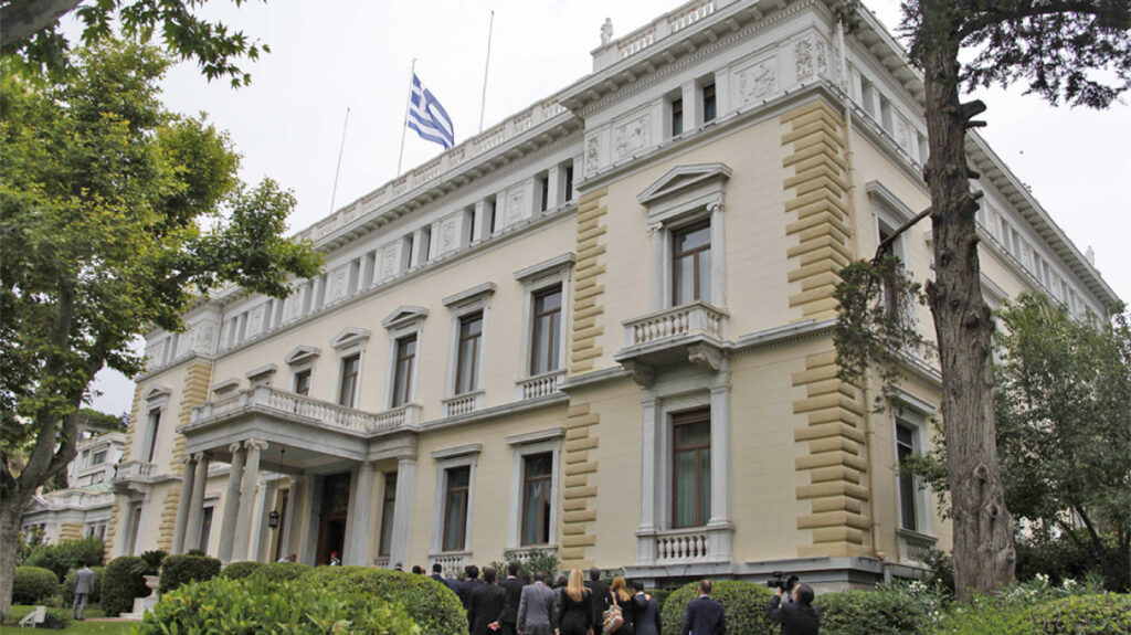 New Greek government sworn in at the Presidential Palace (video ...