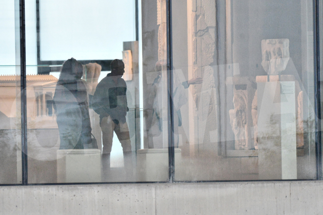 Barack Obama gets private tour of Acropolis Museum and Parthenon ...