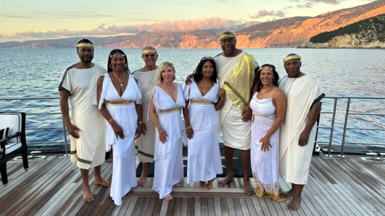 Magic Johnson and family dressed as "Greek Gods" loving their Grecian ...