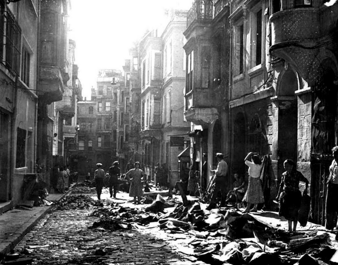 69 years since the brutal Constantinople Pogrom: "A city gone mad ...