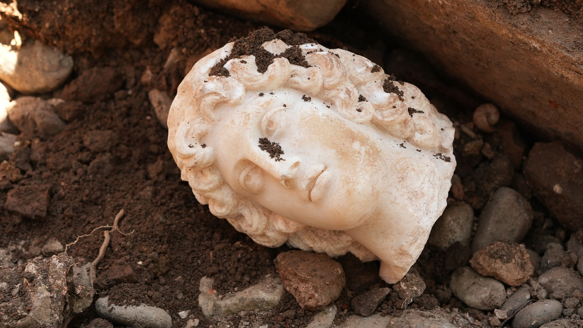 2nd-century Alexander the Great statue with lion's-mane hairstyle ...