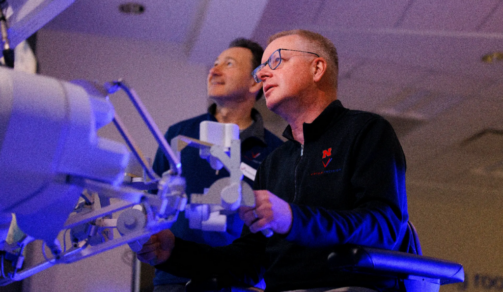 Doctors on Earth successfully operate surgical robot in space ...
