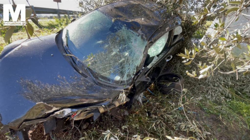 Shocking car accident: Car veers off course & drags everything in its ...