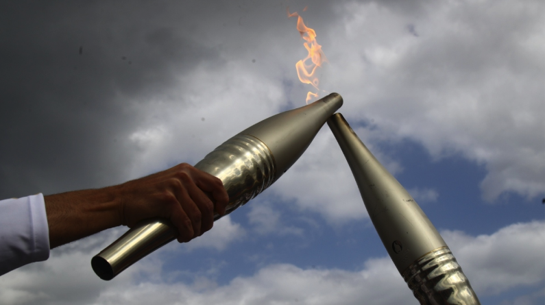 Traffic regulations tomorrow in Athens for the Olympic Torch Relay ...