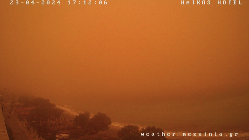 African dust has turned Kalamata into Libya - Record gatherings in ...