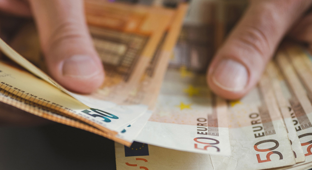 Easter Bonus: Until when does it have to be paid & what applies to ...