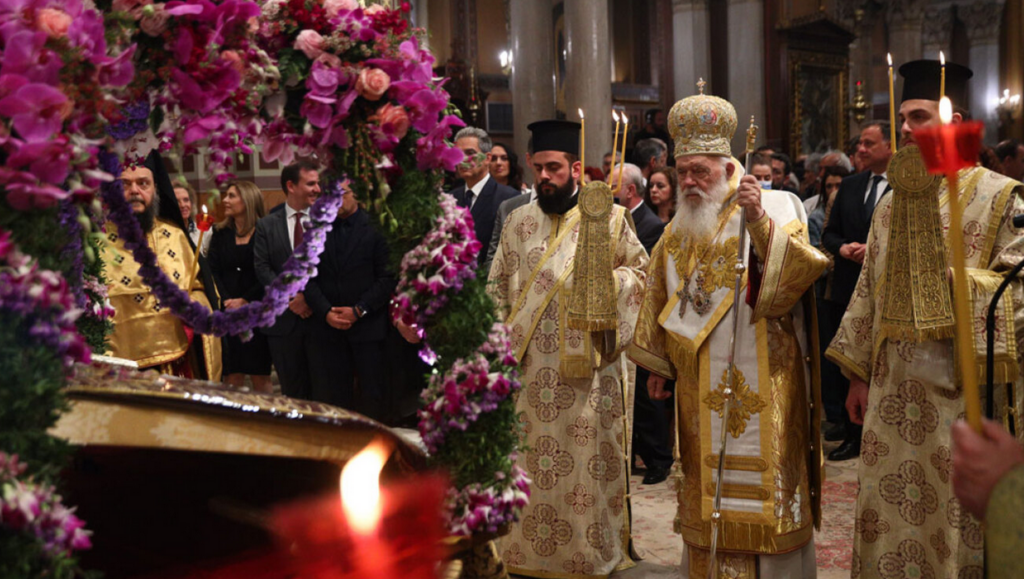Good Friday: The Epitaph Lament Service (photos) - ProtoThema English
