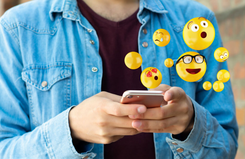 The "magic" power of memes & emojis - How sending messages to friends ...
