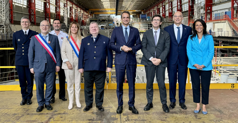 PM Mitsotakis visit at the Lorient shipyards for the Belh@rra frigates ...