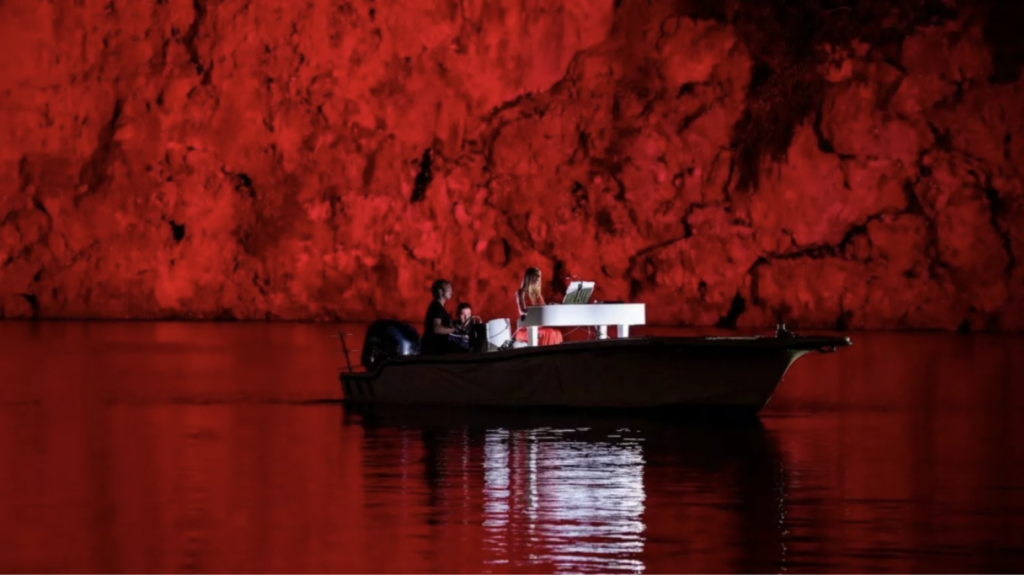 Elena Xydia: The stunning concert of the "Flying Pianist" in lake Agios ...