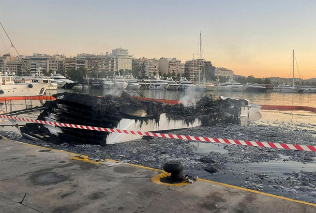 New videos of the firefighting operation on three boats at the Zea ...