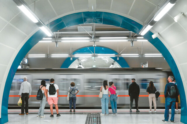 Cheaper fast internet and free WiFi on the metro network - ProtoThema ...