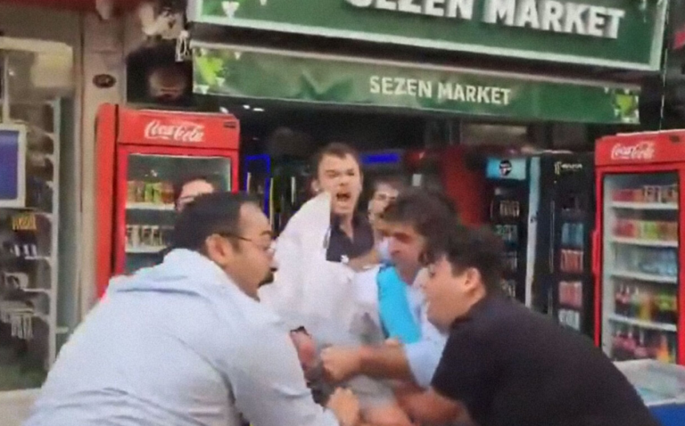 Turkey: Attack by "Turkish Youth" members on American soldiers (video ...