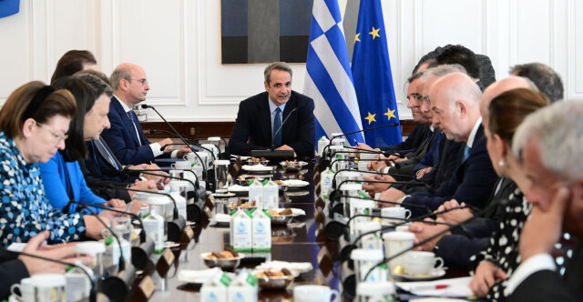 Mitsotakis: Stricter penalties for youth gun possession, end to lenient ...