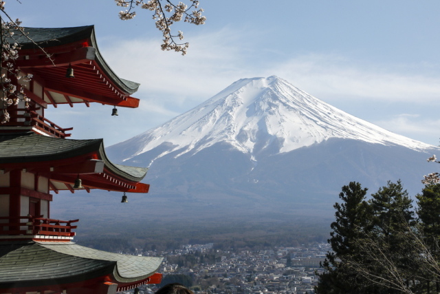 The Japanese are still waiting for the first snow of the winter on ...