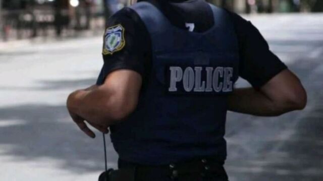 Corrupt police officer arrested: Caught in serial fraud case - Bribing ...