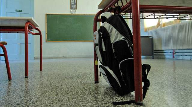 Patras: A student was hospitalized with meningitis after fainting in ...