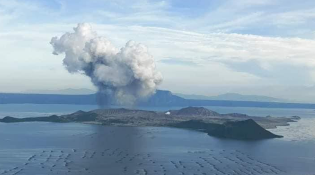 Taal Volcano erupts in the Philippines – Watch videos and photos - ProtoThema English