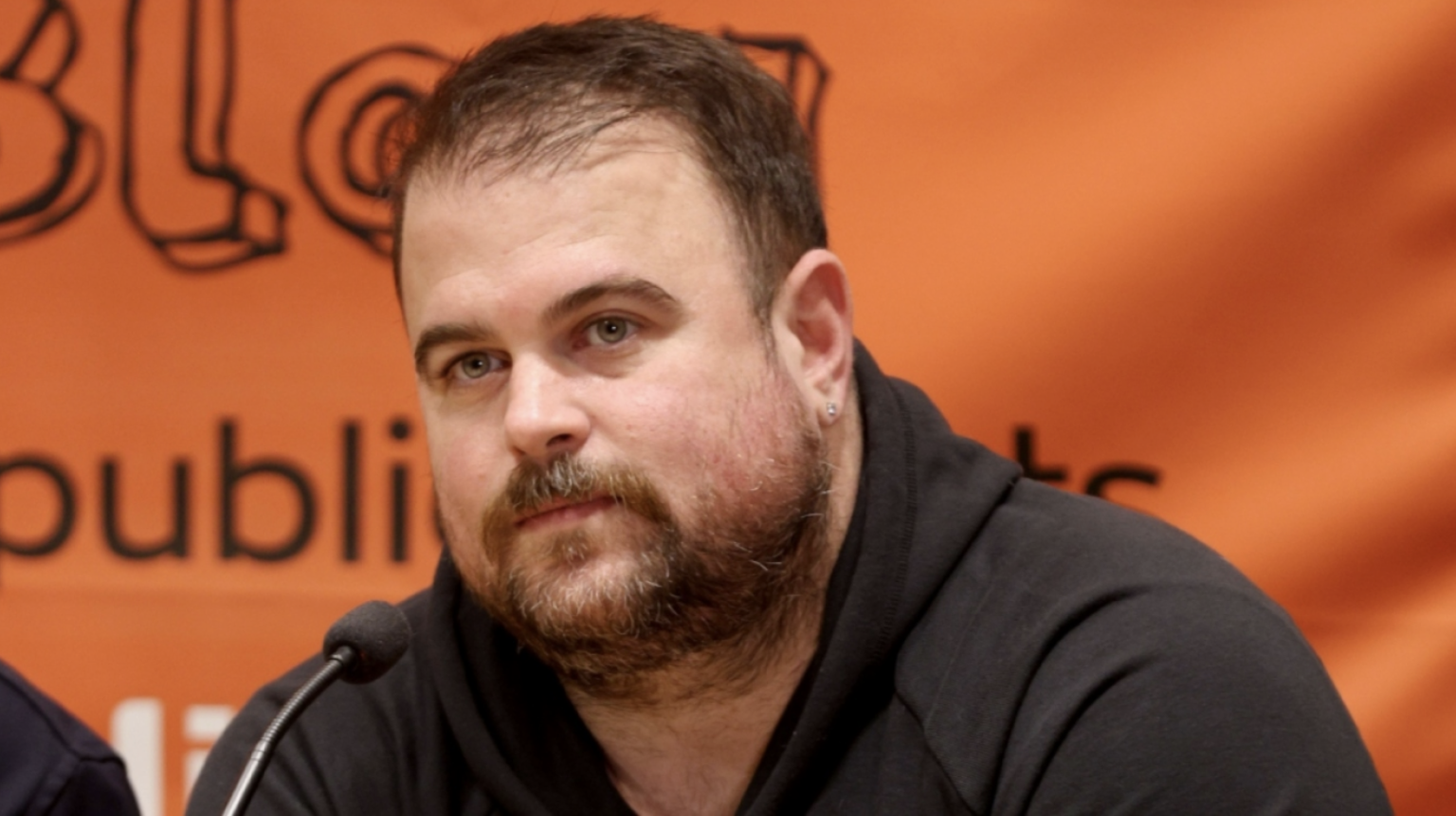 Nikolas Raptis: Poses with his two-month-old daughter - ProtoThema English