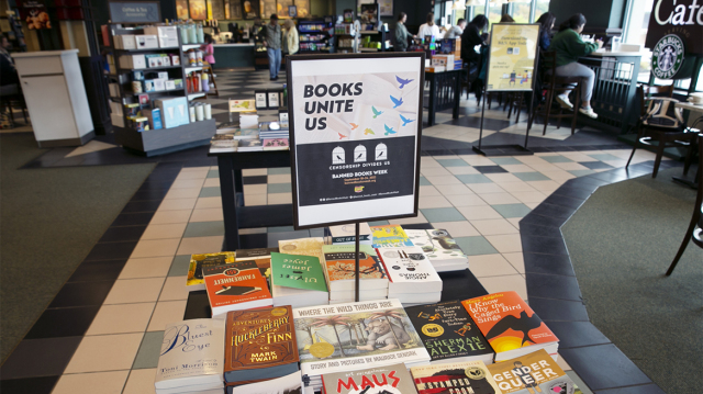 Florida: Hundreds of books removed from school libraries, as they are ...