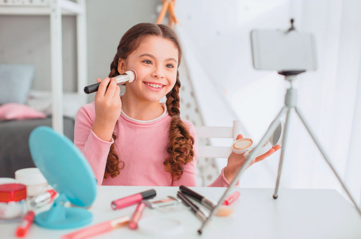 Sephora Kids: The new alarming trend on TikTok - Wearing makeup for ...