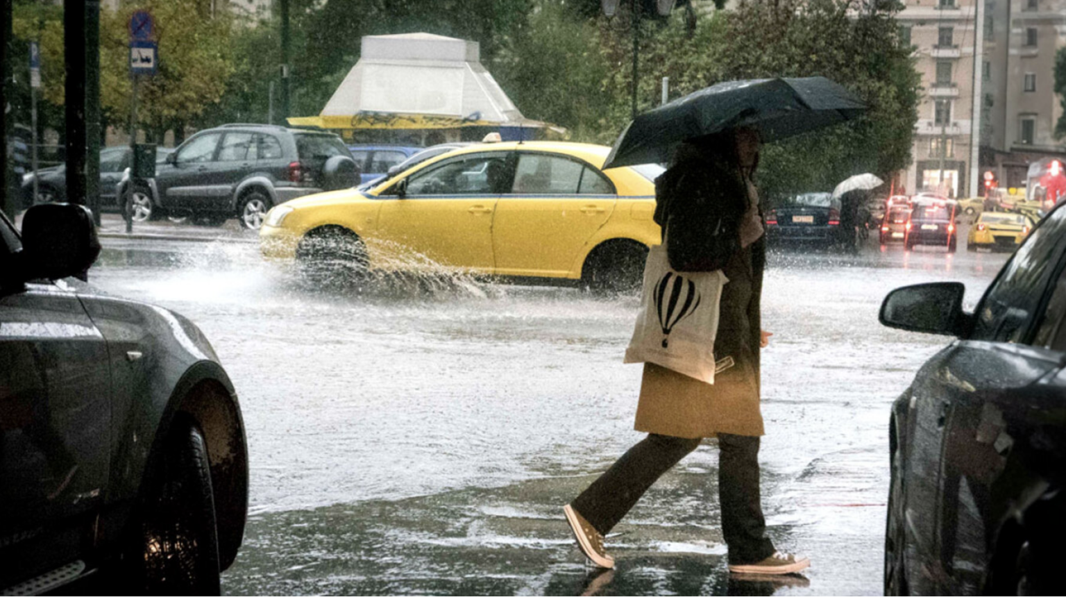 Emergency weather bulletin - Thunderstorm currently in Attica - How the ...