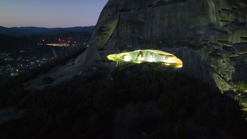 Merry Christmas - Meteora - ProtoThema English