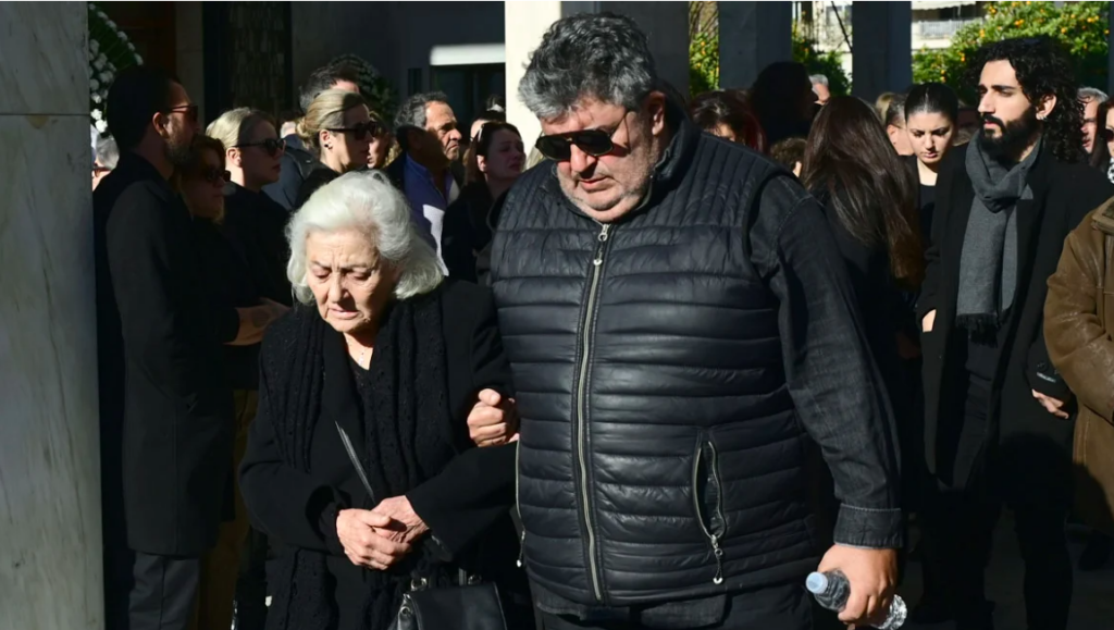 Dimitris Imellos: Emotion at the funeral of the beloved actor ...