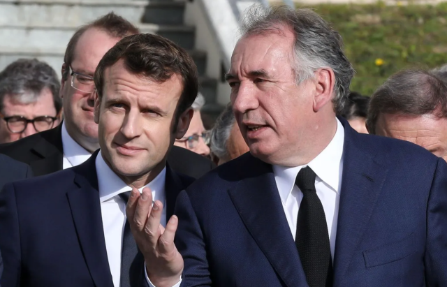 Macron welcomes Bayrou at the Elysée - Announcements on the new Prime ...