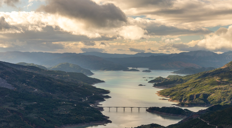 Travel - ProtoThema English