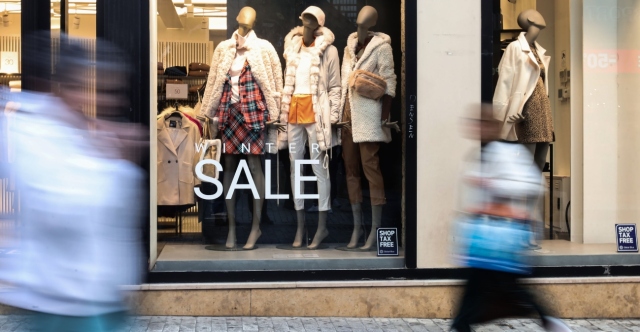 Stores open today (26.01.2025) for winter sales - ProtoThema English
