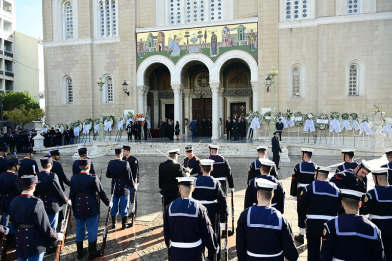 Kostas Simitis: The messages and the absences at the last farewell ...