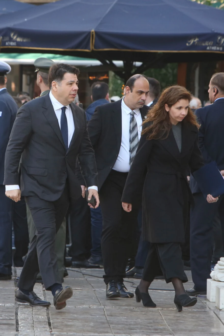 Kostas Simitis: The messages and the absences at the last farewell ...