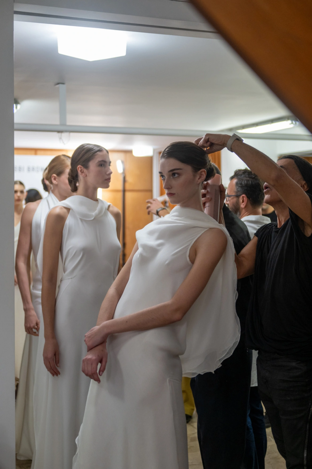Angelos Bratsis: Carte Blanche and haute couture brides - ProtoThema ...
