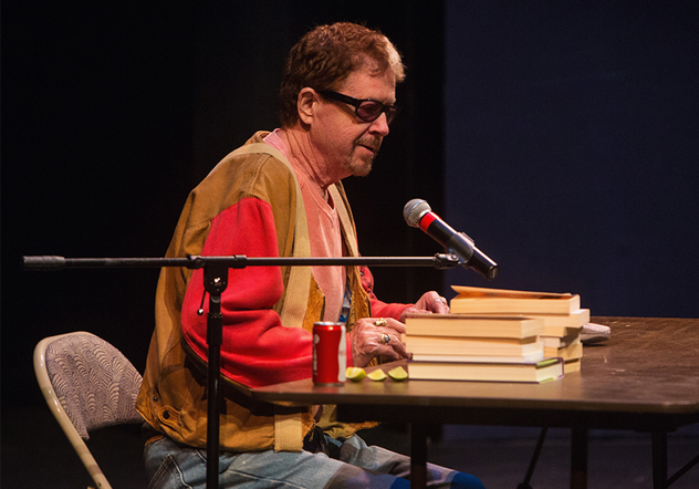 The iconic author Tom Robbins passed away at the age of 92 - ProtoThema ...