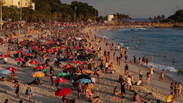 Brazil: Heatwave hits Rio just before its famous carnival - ProtoThema ...