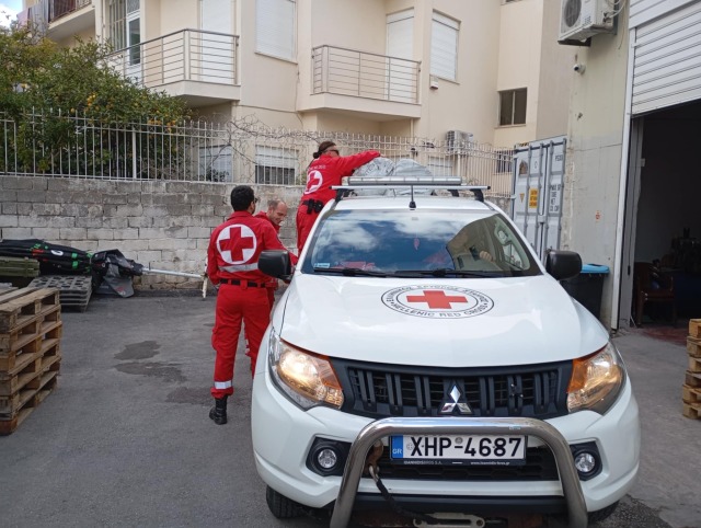 Earthquakes in Santorini: Hellenic Red Cross sends rescuers and ...