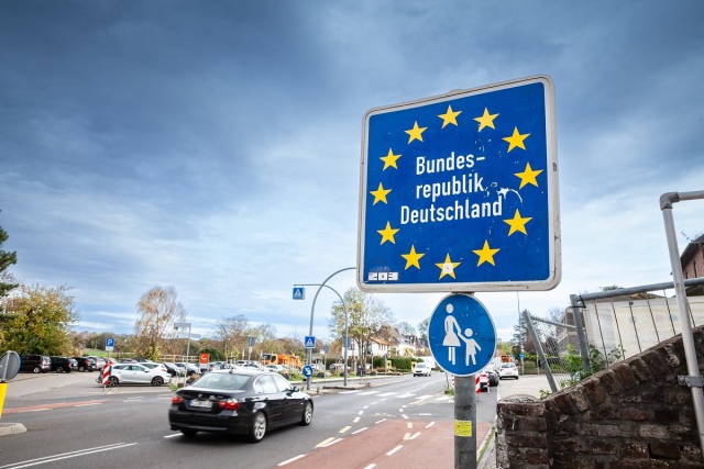 Germany: Border controls extended for six months - ProtoThema English