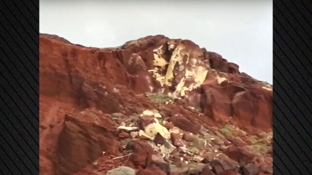 Santorini's Red Beach closed - Pieces of rocks fell due to the ...