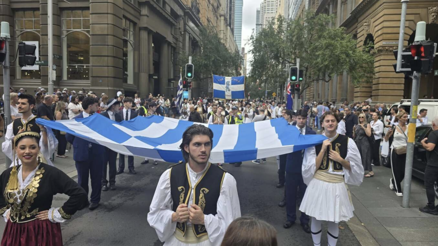 Magnificent Parade for the 25th of March in Sydney - ProtoThema English