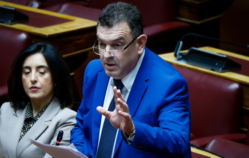 Nikos Papadopoulos, MP of NIKI, arrested for breaking showcases in the ...