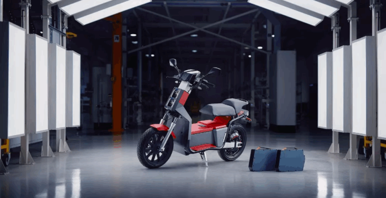 The new electric scooter "Noos" by Ecoshift: A game-changer in Greek ...