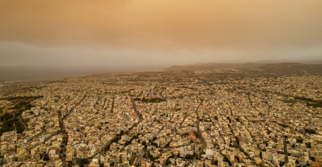 Crete: 21 kg of African dust per acre in Heraklion on Sunday alone ...
