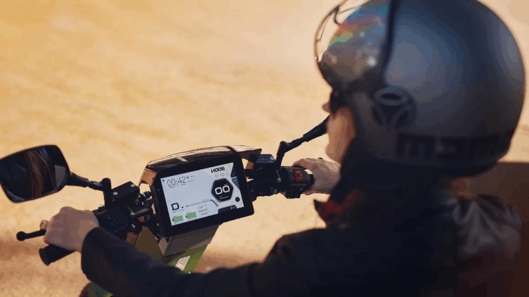 The new electric scooter "Noos" by Ecoshift: A game-changer in Greek ...