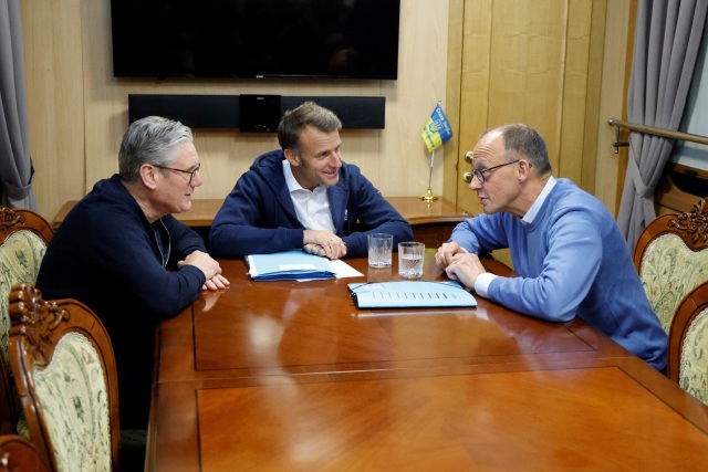 Macron, Merz, Starmers and Tusk in Kiev for a teleconference of the ...