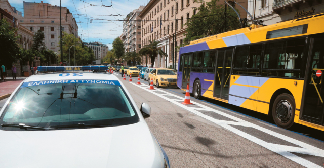 Revised Highway Code implemented: Ten municipal buses in Athens ...