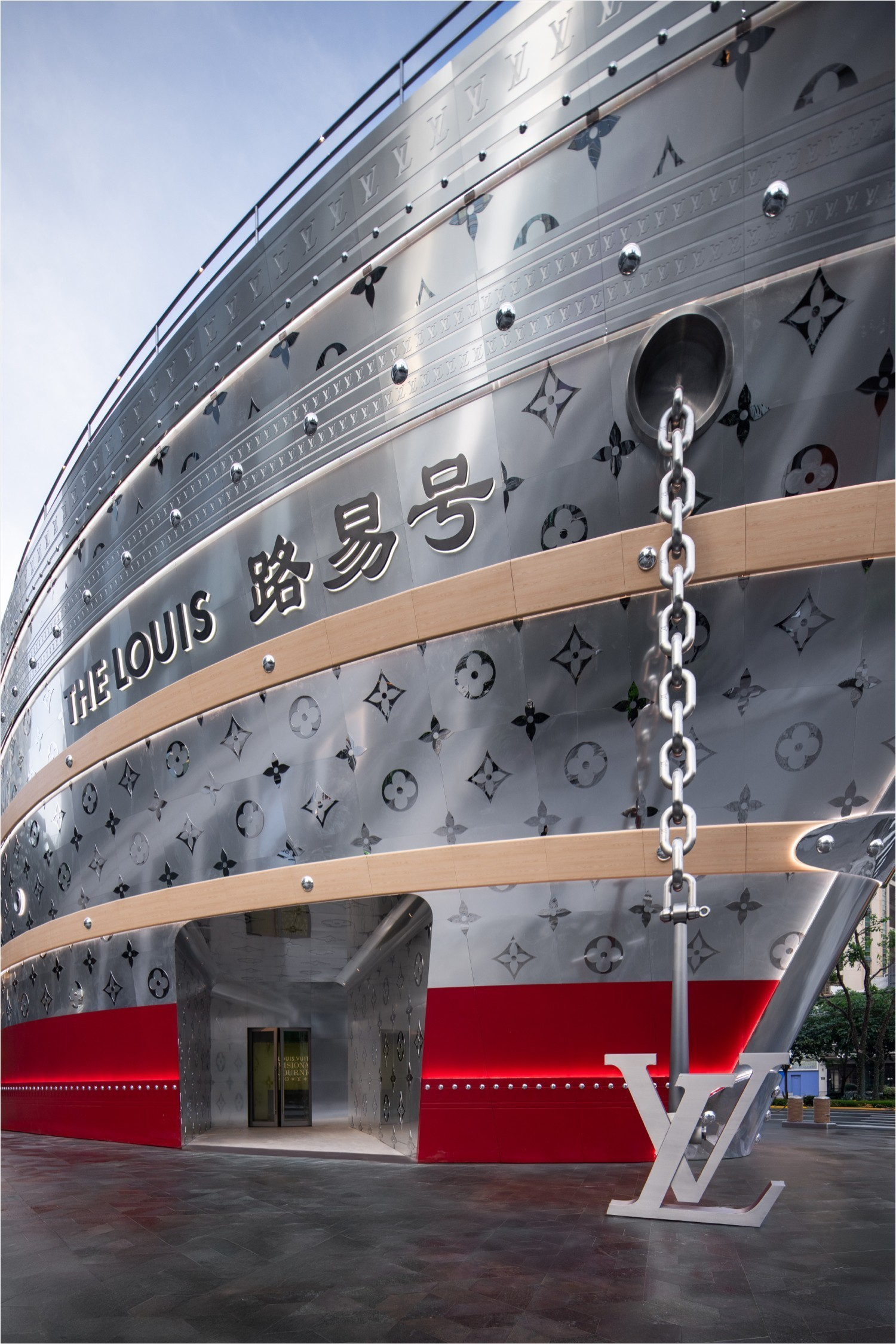 Louis Vuitton's new epic store is shaped like a ship - ProtoThema English