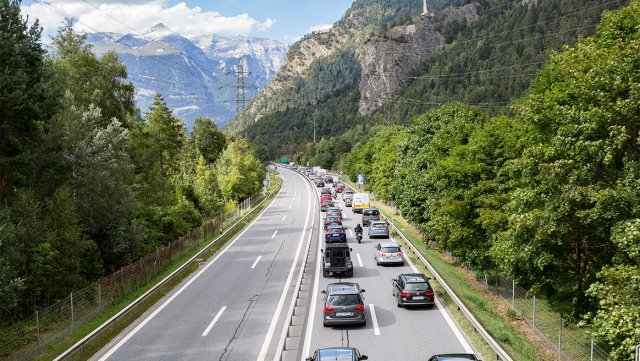 Switzerland throws the door open to German tourists flooding the Alps ...